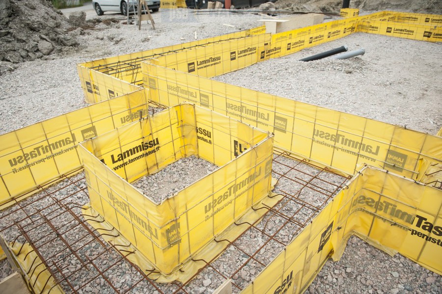 Ławy fundamentowe nowoczesne formy i zbrojenie Tassu